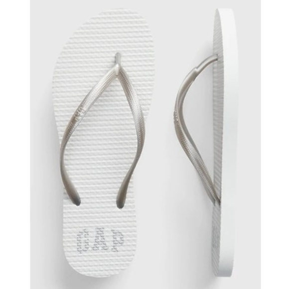 GAP | Shoes | Gap Basic Flip Flops | Poshmark